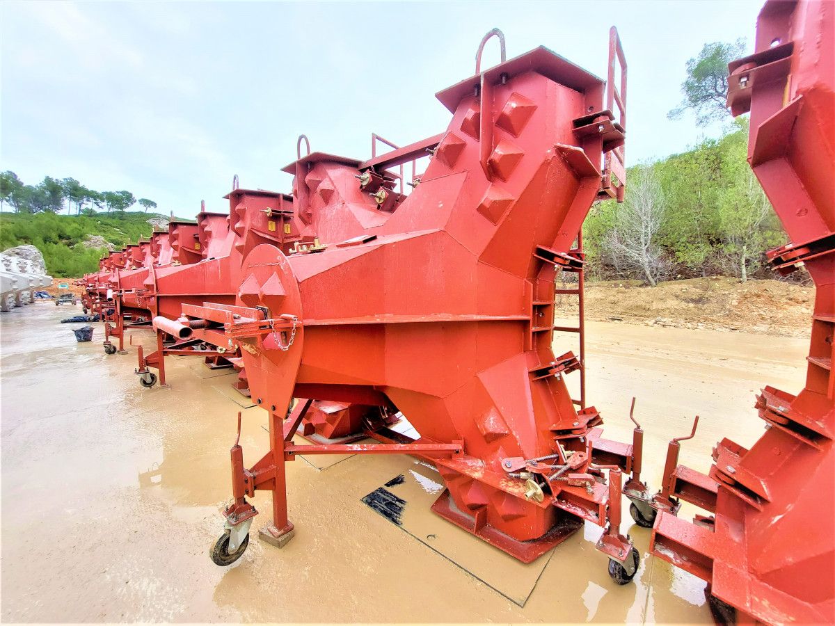 Reinforcement of the Martigues CCG breakwater, France : an ACCROPODE ...