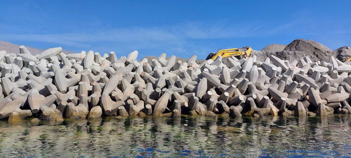 Dibba fishery Port - Oman : a CORE-LOC™ project | CLI - Concrete Layer ...