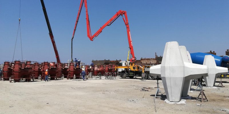 Shoreline protection works in Das Island - United Arab Emirates ...