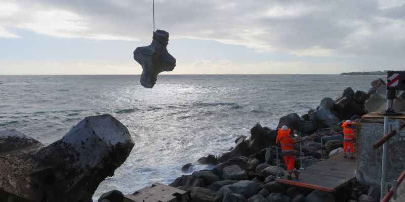 La Nouvelle Route du Littoral – Réunion Island : an ACCROPODE™ II ...