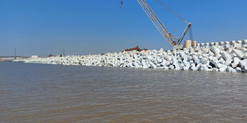 SWAN LNG Port Terminal Jafrabad, India: an ACCROPODE™ II project | CLI ...